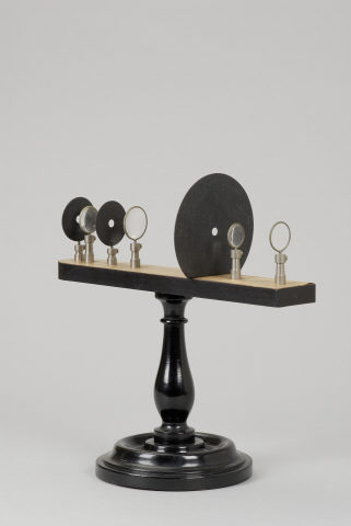 BECRE - ES Cacilhas-Tejo: Modelo de microscópio óptico composto